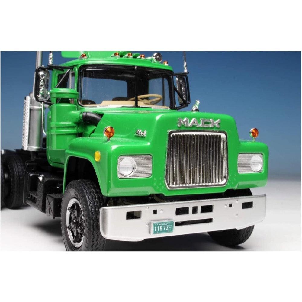 AMT 1039 1/25 Mack R685ST Semi Tractor – Hobby Hero