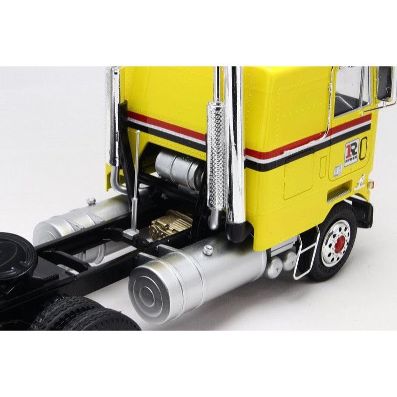 AMT 1062 1/25 Mack Cruise-Liner Semi – Hobby Hero