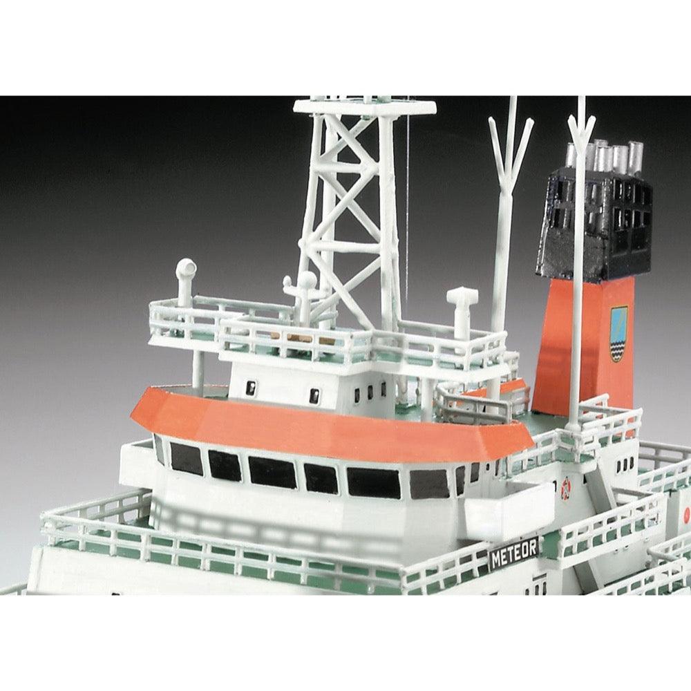 Revell 05218 1/300 German Research Vessel Meteor – Hobby Hero