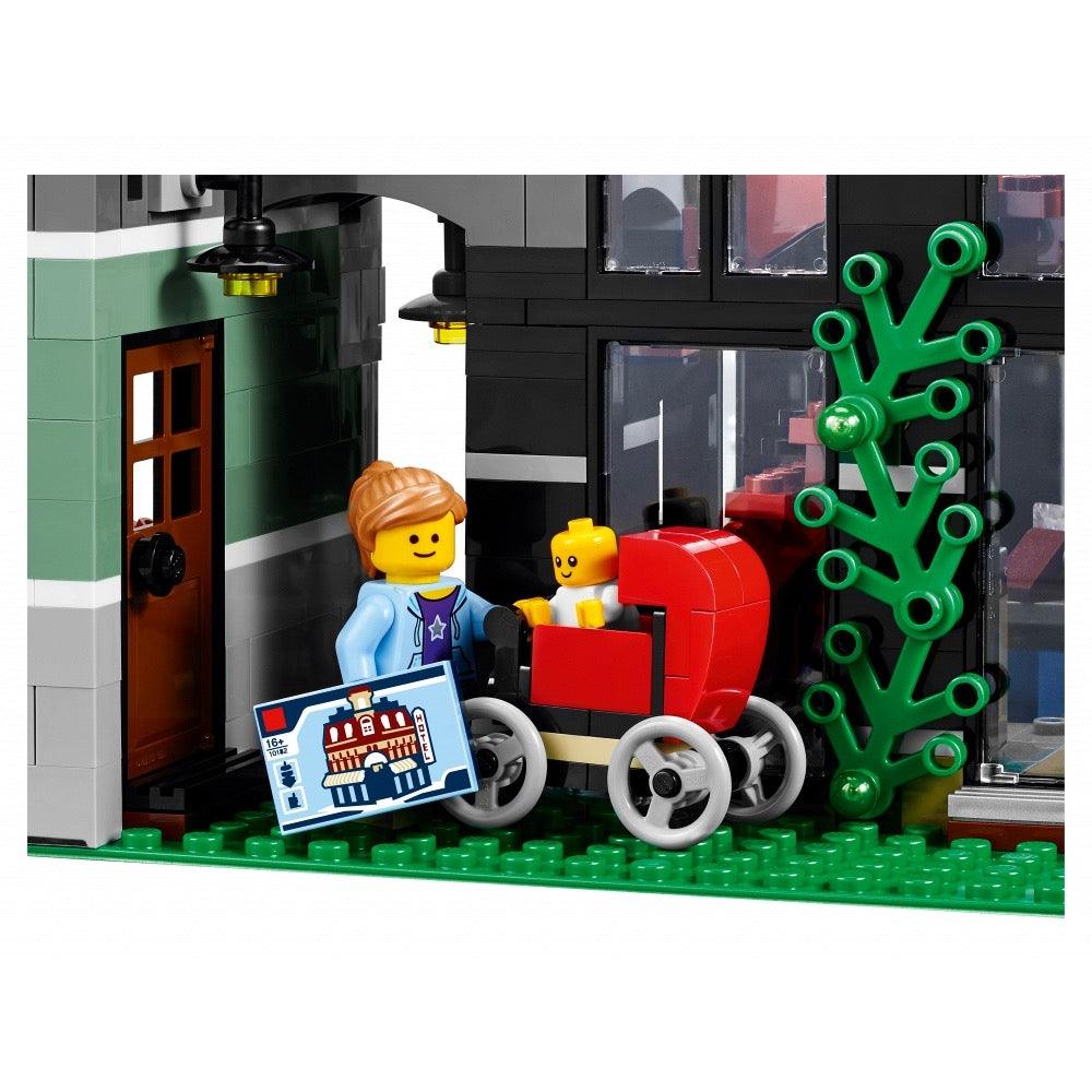 LEGO 10255 Creator Expert Assembly Square – Hobby Hero
